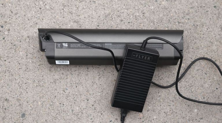 24 Reasons to/NOT to Buy Flyer M880 (Aug 2023) | BikeRide